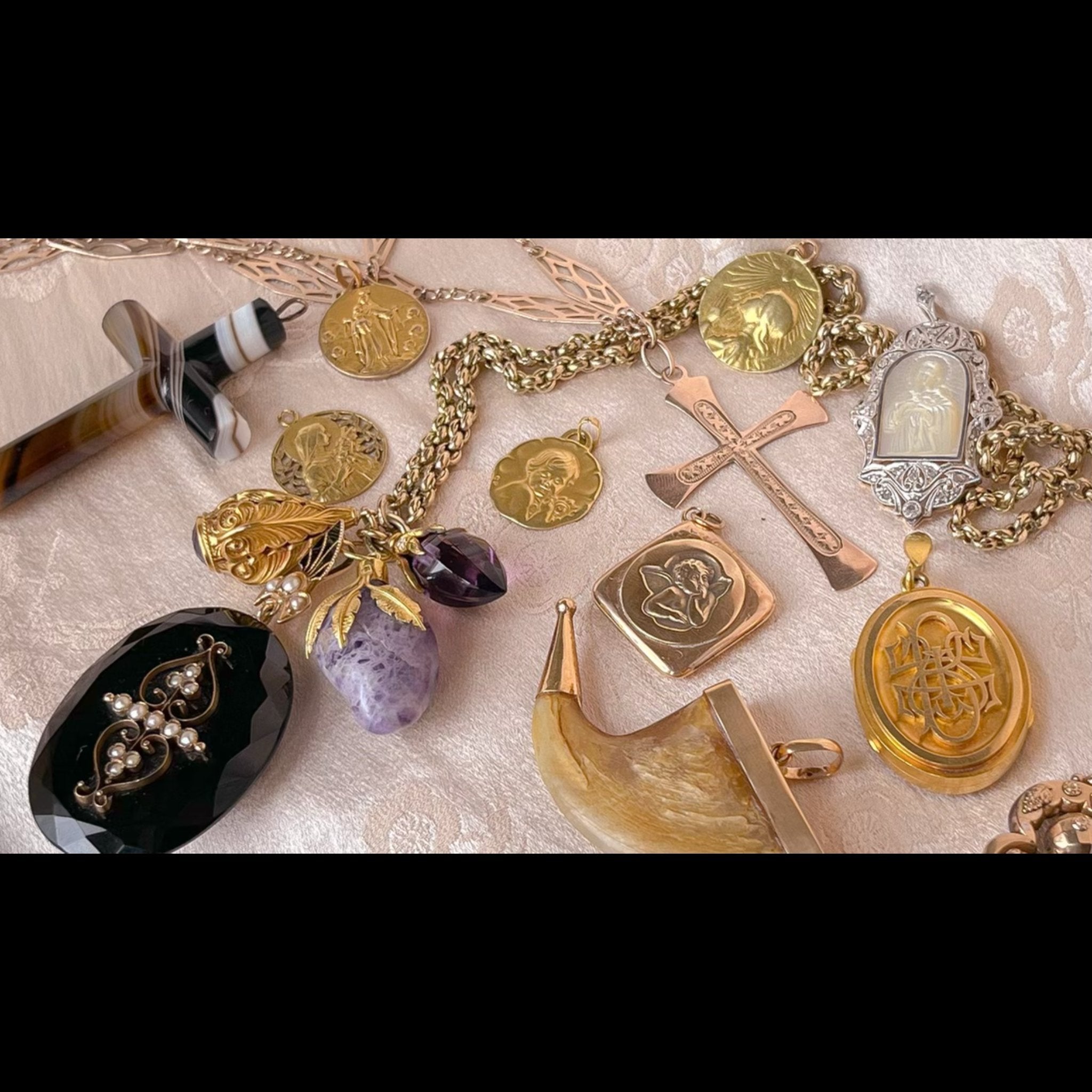 Pendants – Curio Incorporated